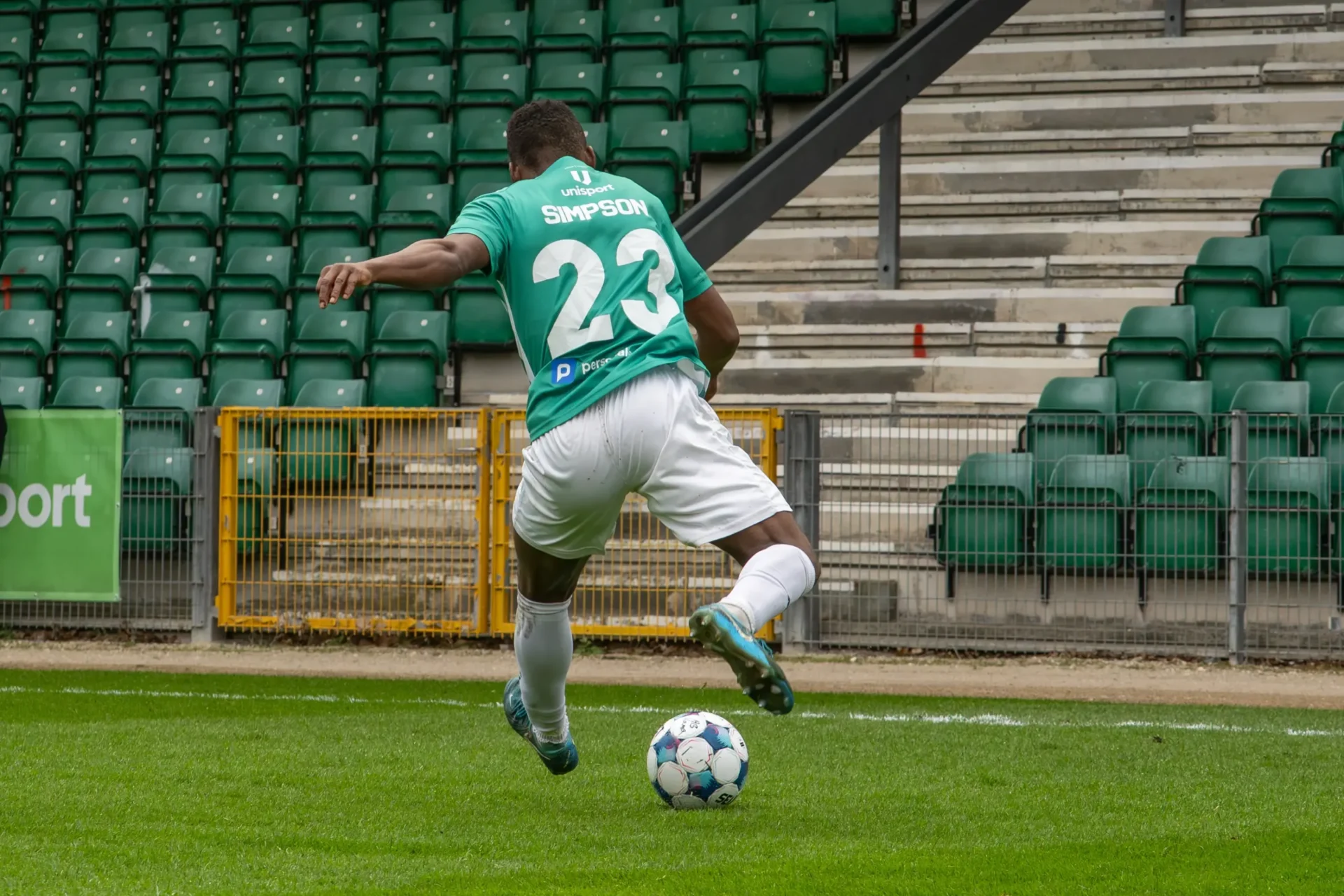 Steven Simpson forlader AB | 3. Række